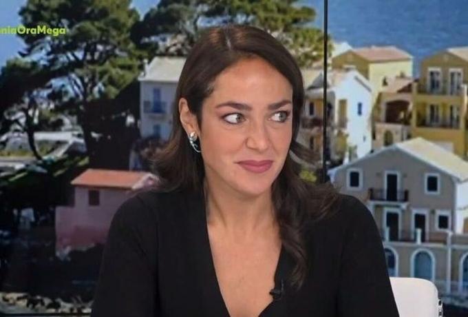 ΞΥΠΝΗΣΕ η Δόμνα Μιχαηλίδου και λαλάει: «Πολύ πιθανόν να ακούσουμε ...