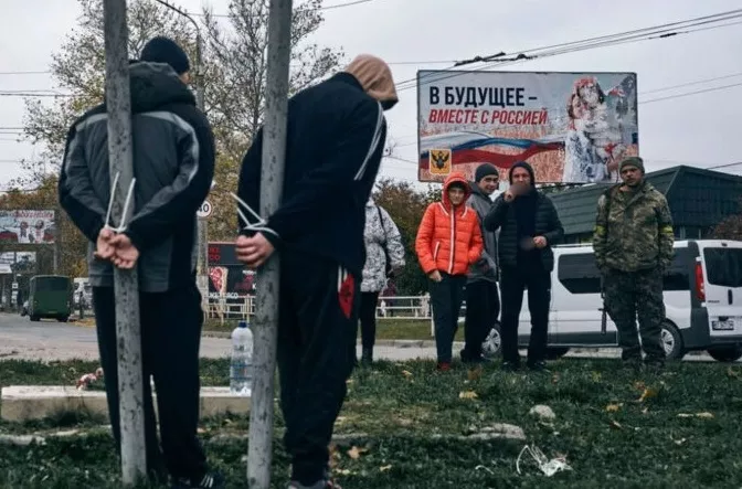 ΤΡΟΜΟΣ ΣΤΗ ΧΕΡΣΩΝΑ. ΜΑΖΙΚΕΣ ΕΚΤEΛΕΣΕΙΣ. ΑΝΤΙΠΟΙΝΑ. ΟΙ ΝΑΖΙ ΕΚΤΕΛΕΣΑΝ 39 ...