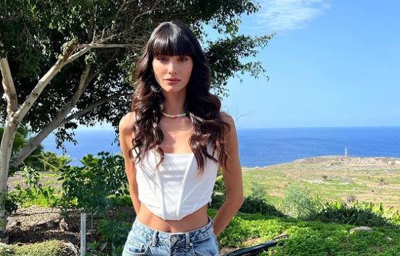 H Ηλιάνα Παπαγεωργίου τηγανίζει αυγά… γυμνή και ρίχνει το Instagram – Makeleio.gr