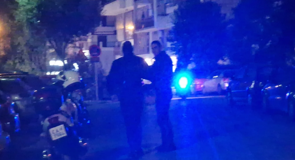 ΟΙΚΟΓΕΝΕΙΑΚΗ ΤΡΑΓΩΔΙΑ ΣΤΗ ΘΕΣΣΑΛΟΝΙΚΗ! 29ΧΡΟΝΟΣ ΣΚΟΤΩΣΕ ΤΗ ΜΑΝΑ ΤΟΥ ...