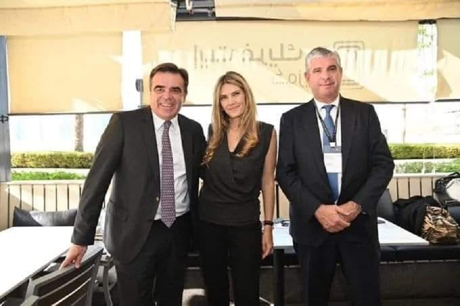 Η ΦΩΤΟΓΡΑΦΙΑ ΠΟΥ ΚΑΙΕΙ ΤΟΝ ΣΧΟΙΝΑ ΜΑΖΙ ΜΕ ΤΗΝ ΕΥΑ ΚΑΙ ΤΟΝ ΤΣΑΚΙΡΗ ΣΤΟ ...