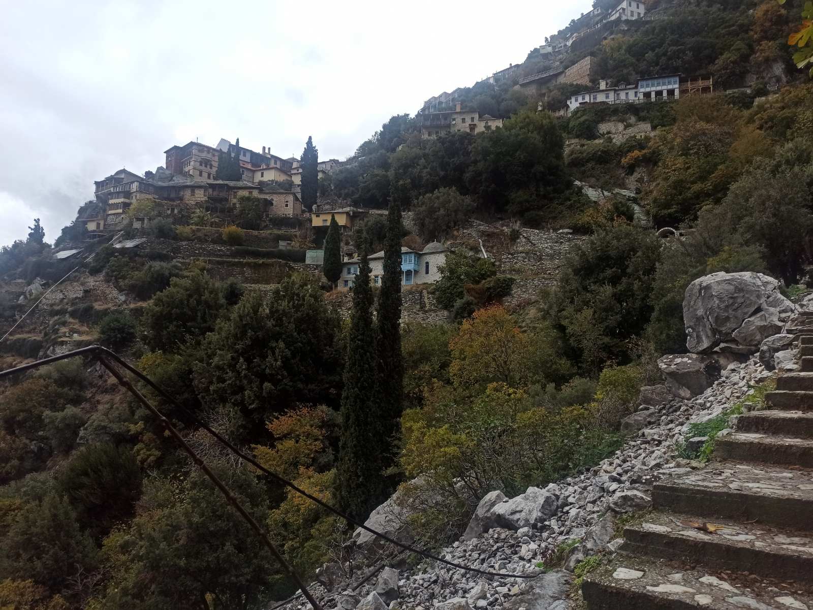 ΟΔΟΙΠΟΡΙΚΟ στο Άγιον Όρος: Εκεί που υπάρχουν μόνο Ασκητές – Το ΒΙΝΤΕΟ ...