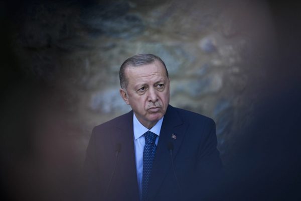 ΑΡΘΡΟ ΚΟΛΑΦΟΣ ΓΙΑ ΕΡΝΤΟΓΑΝ: Ο ΚΑΡΚΙΝΟΣ Ή Η ΣΦΑΙΡΑ ΤΟΥ ΔΟΛΟΦΟΝΟΥ ΘΑ ...