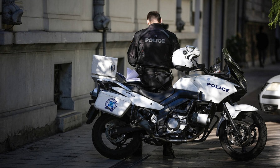 ΕΚΤΑΚΤΟ: ΕΛΕΥΘΕΡΟΣ Ο ΑΣΤΥΝΟΜΙΚΟΣ ΠΟΥ ΠΥΡΟΒΟΛΗΣΕ ΤΟΝ ΡΟΜΑ ΣΤΗ ...