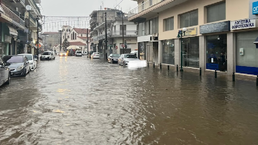 Αριδαία: Απέραντη λίμνη η πόλη – Κλειστά τα σχολεία – Makeleio.gr