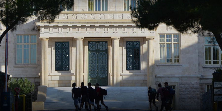 ΚΟΛΛΕΓΙΟ ΑΘΗΝΩΝ: ΠΟΙΟΣ ΕΣΤΕΙΛΕ ΤΟΥΣ ΕΞΩΣΧΟΛΙΚΟΥΣ ΜΕ ΤΑ ΜΑΧΑΙΡΙΑ; Η ...