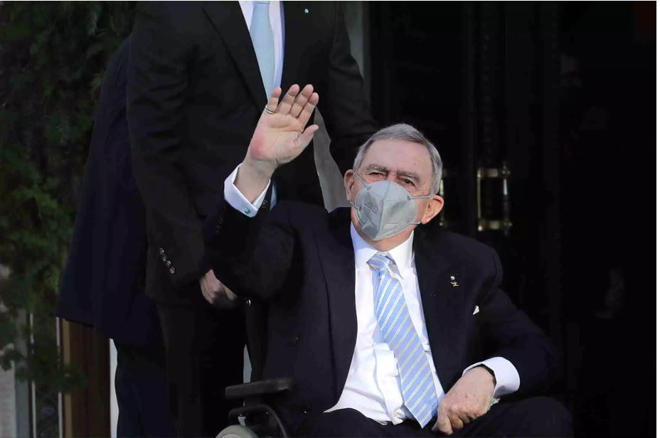 ΤΕΩΣ ΒΑΣΙΛΙΑΣ ΚΩΝΣΤΑΝΤΙΝΟΣ: ΣΕ ΚΡΙΣΙΜΗ ΚΑΤΑΣΤΑΣΗ ΣΤΗ ΜΕΘ ΕΠΕΙΤΑ ΑΠΟ ΟΞΥ ...