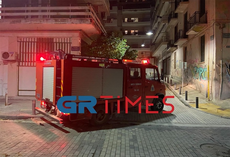 Θεσσαλονίκη: Άναψαν πυροτεχνήματα στο μπαλκόνι και… έβαλαν φωτιά στην ...