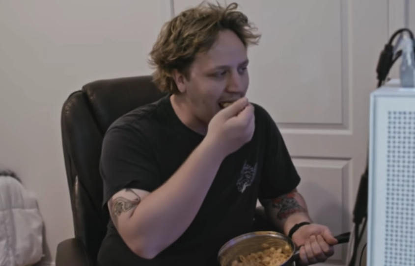 ΗΠΑ: Εθισμένος στα μακαρόνια με τυρί – Τρώει το ίδιο φαγητό επί 17 ...