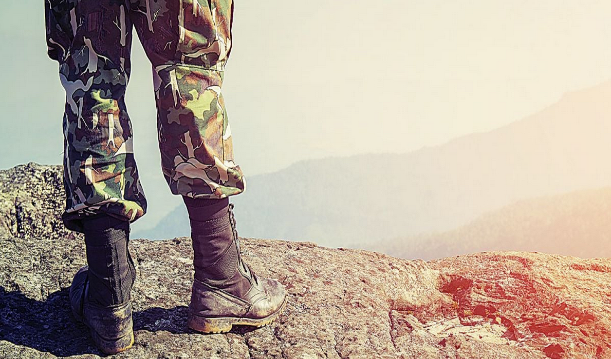 «ΦΑΝΤΑΡΕ, ΕΧΕΙΣ ΠΑΕΙ ΜΕ ΑΝΤΡΕΣ;» – ΠΑΝΤΡΕΜΕΝΟΣ ΣΥΝΤΑΓΜΑΤΑΡΧΗΣ ΜΕ ...