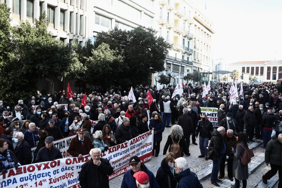 ΣΤΟΥΣ ΔΡΟΜΟΥΣ ΟΙ ΣΥΝΤΑΞΙΟΥΧΟΙ: ΚΑΤΑΓΓΕΛΟΥΝ ΤΟΝ ΣΥΝΕΧΗ ΚΥΒΕΡΝΗΤΙΚΟ ...