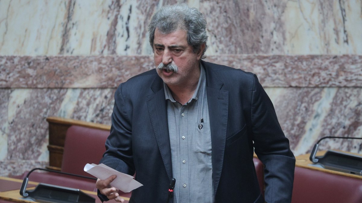 ΕΤΟΙΜΑΖΕΤΑΙ ΝΑ ΠΑΡΕΙ ΚΟΣΜΟ ΜΑΖΙ ΤΟΥ Ή ΘΑ ΤΟ ΓΥΡΙΣΕΙ ΓΙΑ ΝΑ ΜΗΝ ΧΑΣΕΙ ...