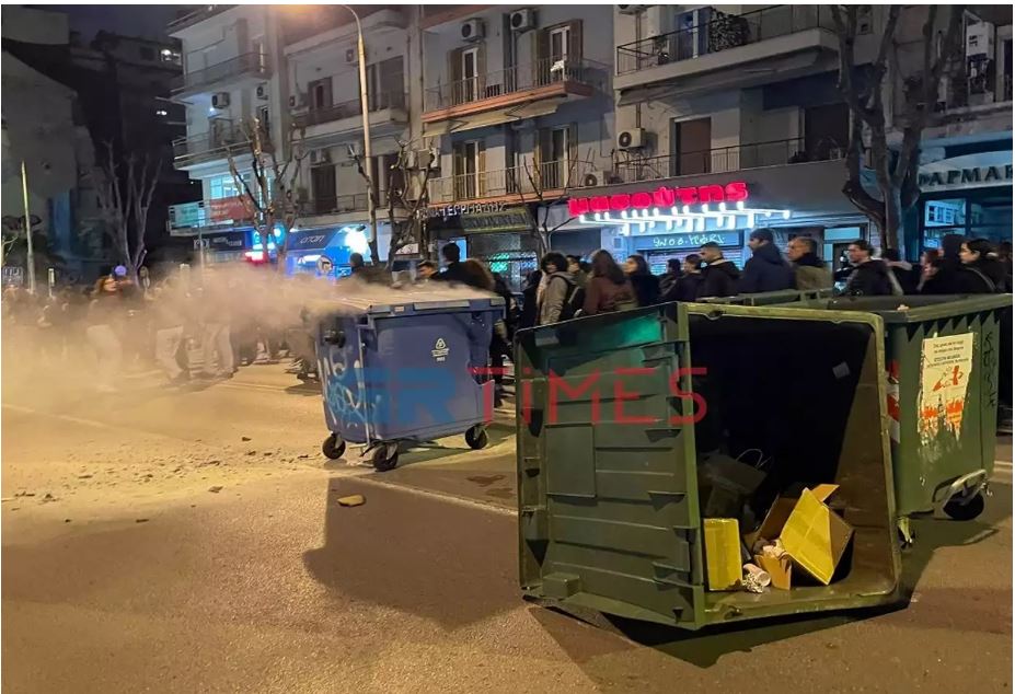 ΣΥΓΚΡΟΥΣΗ ΤΡΕΝΩΝ ΣΤΑ ΤΕΜΠΗ: ΕΠΕΙΣΟΔΙΑ ΣΤΗ ΘΕΣΣΑΛΟΝΙΚΗ ΚΑΤΑ ΤΗ ...