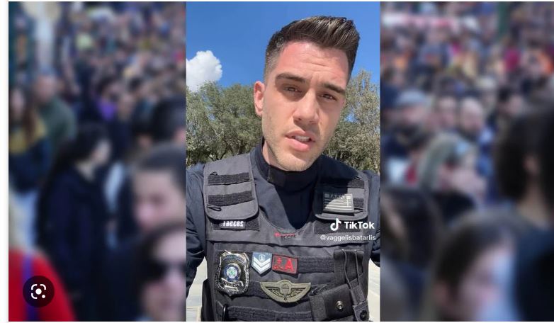 ΈΝΑΣ ΣΥΓΧΡΟΝΟΣ ΗΡΩΑΣ. ΑΥΤΗ ΤΗΝ ΑΣΤΥΝΟΜΙΑ ΘΕΛΟΥΜΕ ΔΙΠΛΑ ΜΑΣ, ΜΑΖΙ ΜΑΣ ...