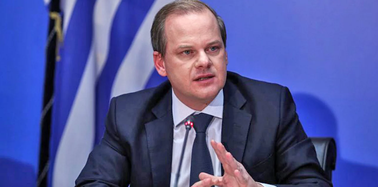 ΠΑΡΑΙΤΗΣΗ “ΘΕΑΤΡΟ” ΜΕ ΕΝΤΟΛΗ ΜΗΤΣΟΤΑΚΗ! Και επίσημως υποψήφιος στις ...