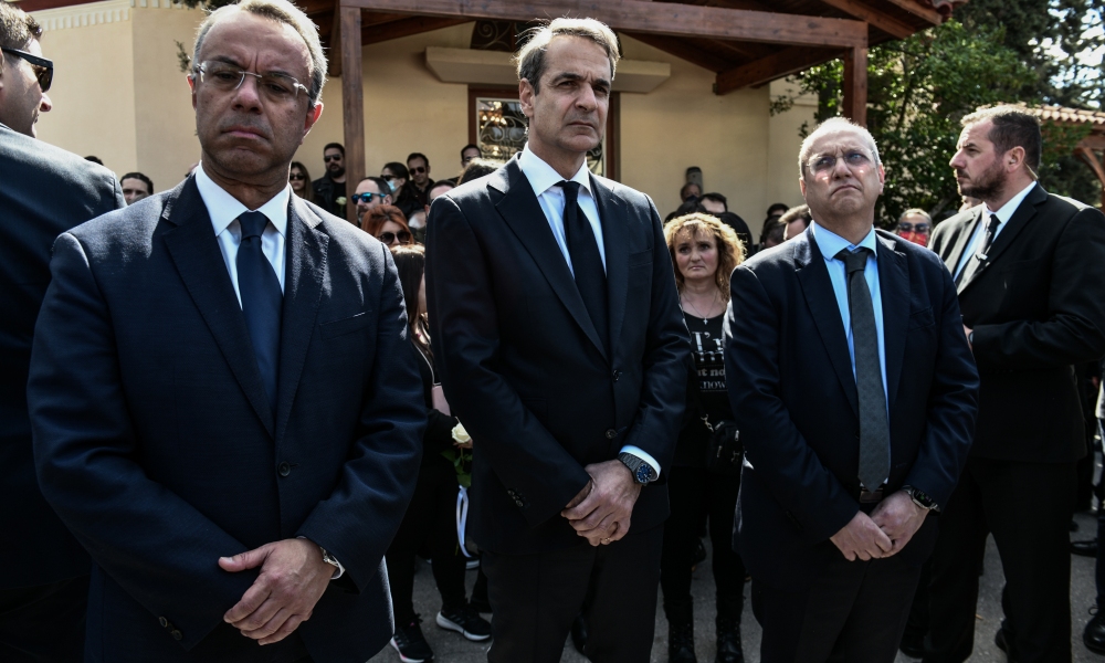 ΓΙΑΤΙ ΑΦΗΝΟΥΝ ΤΟΥΣ ΑΛΗΤΕΣ ΣΤΙΣ ΚΗΔΕΙΕΣ ΤΩΝ ΠΑΙΔΙΩΝ ΜΑΣ; Ο ΜΗΤΣΟΤΑΚΗΣ ...