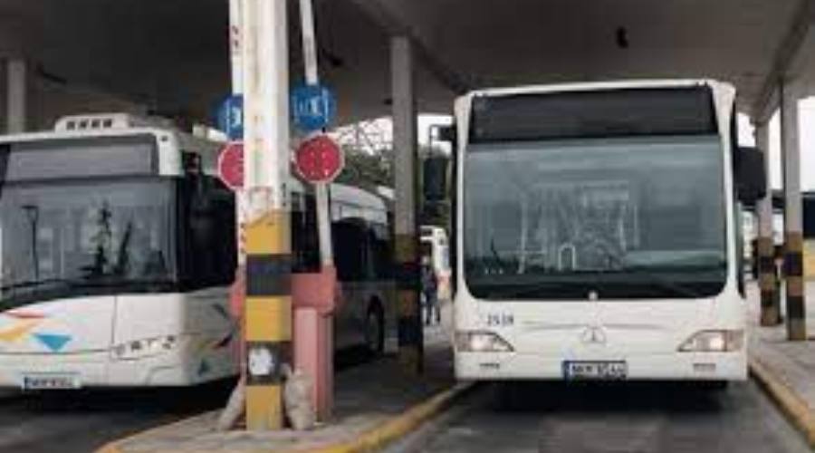 ΑΠΙΣΤΕΥΤΟ! Δείτε τα χάλια των λεωφορείων που χρησιμοποιεί καθημερινά ...