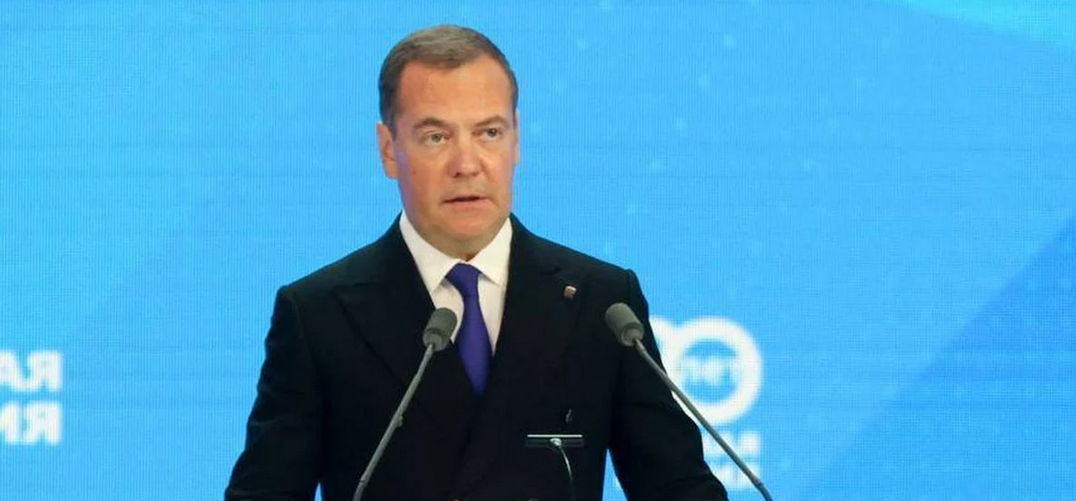 Τον πόλεμο στο Netflix κήρυξε ο Μεντβέντεφ: Θα τους χρεοκοπήσουμε ...