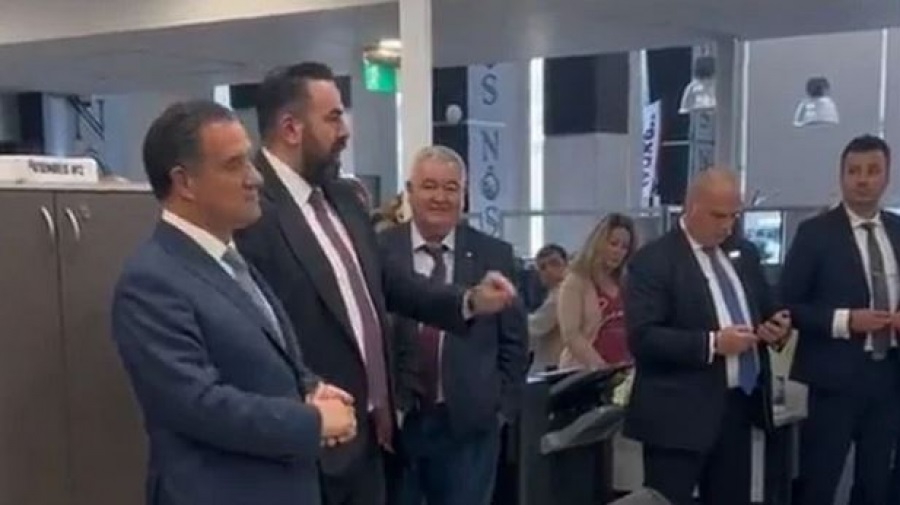 ΣΑΛΟΣ ΣΤΟ ΔΙΑΔΙΚΤΥΟ ΜΕ ΤΟΝ ΑΔΩΝΙ ΚΑΙ ΤΙΣ «ΠΡΟΕΙΔΟΠΟΙΗΣΕΙΣ» ΣΕ ...