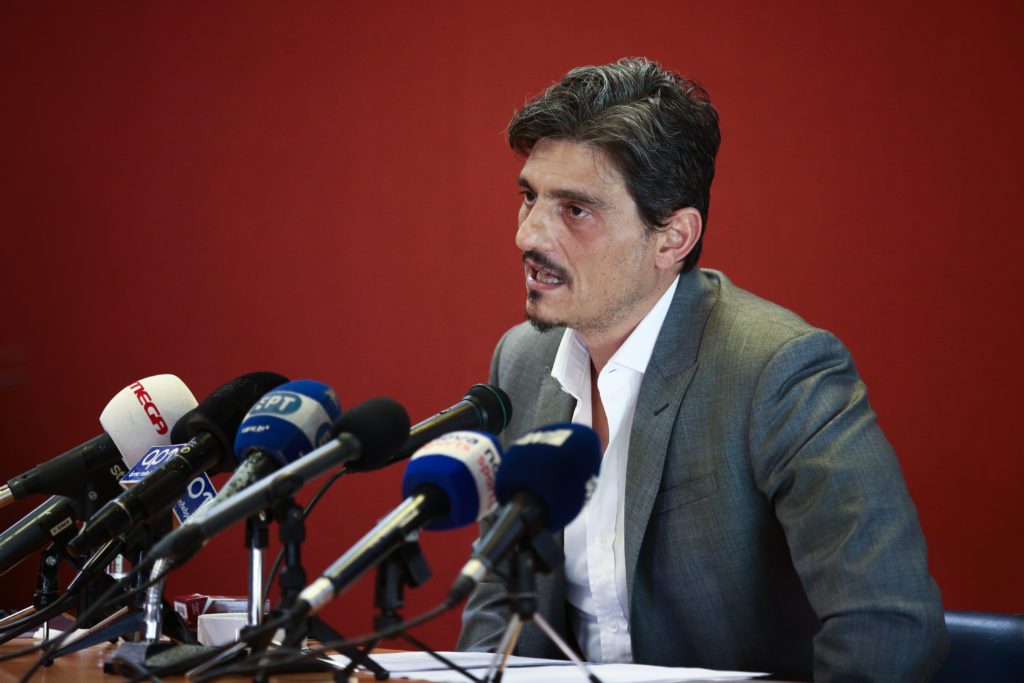 ΑΓΡΙΟ ΚΡΑΞΙΔΙ Δ.Γιαννακόπουλου!! “Γελοίο υποκείμενο! Καραγκιοζάκο ...