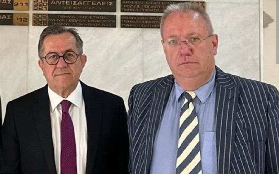 ΑΦΟΥ Ο ΝΤΟΓΙΑΚΟΣ ΚΑΝΕΙ ΟΤΙ ΚΟΙΜΑΤΑΙ, ΑΝΑΛΑΜΒΑΝΟΥΝ ΟΙ ΠΑΤΡΙΩΤΕΣ: ΜΗΝΥΣΗ ...