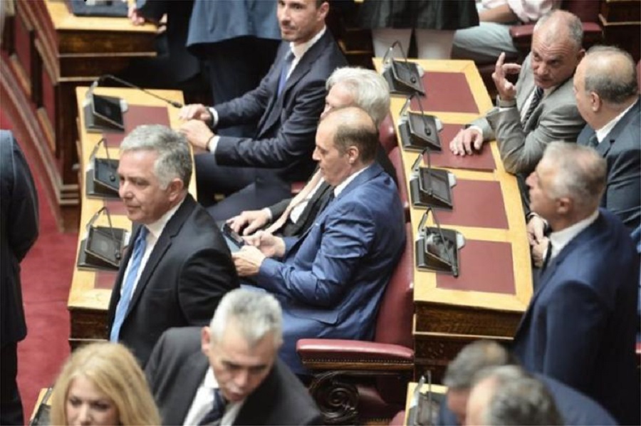 ΣΥΝΤΟΝΙΖΟΜΑΣΤΕ ΣΕ ΛΙΓΗ ΩΡΑ ΣΤΟΥΣ ΡΑΔΙΟΜΑΚΕΛΑΡΗΔΕΣ: ΤΑ ΟΝΟΜΑΤΑ ΤΩΝ ΤΡΙΩΝ ...