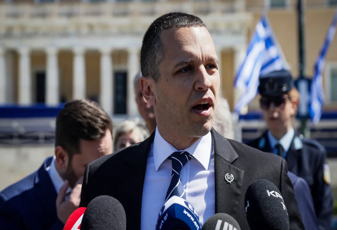 ΣΑΡΩΝΕΙ Ο ΚΑΣΙΔΙΑΡΗΣ ΣΤΙΣ ΔΗΜΟΣΚΟΠΗΣΕΙΣ – ΤΟ ΔΙΕΦΘΑΡΜΕΝΟ ΚΟΙΝΟΒΟΥΛΙΟ ...