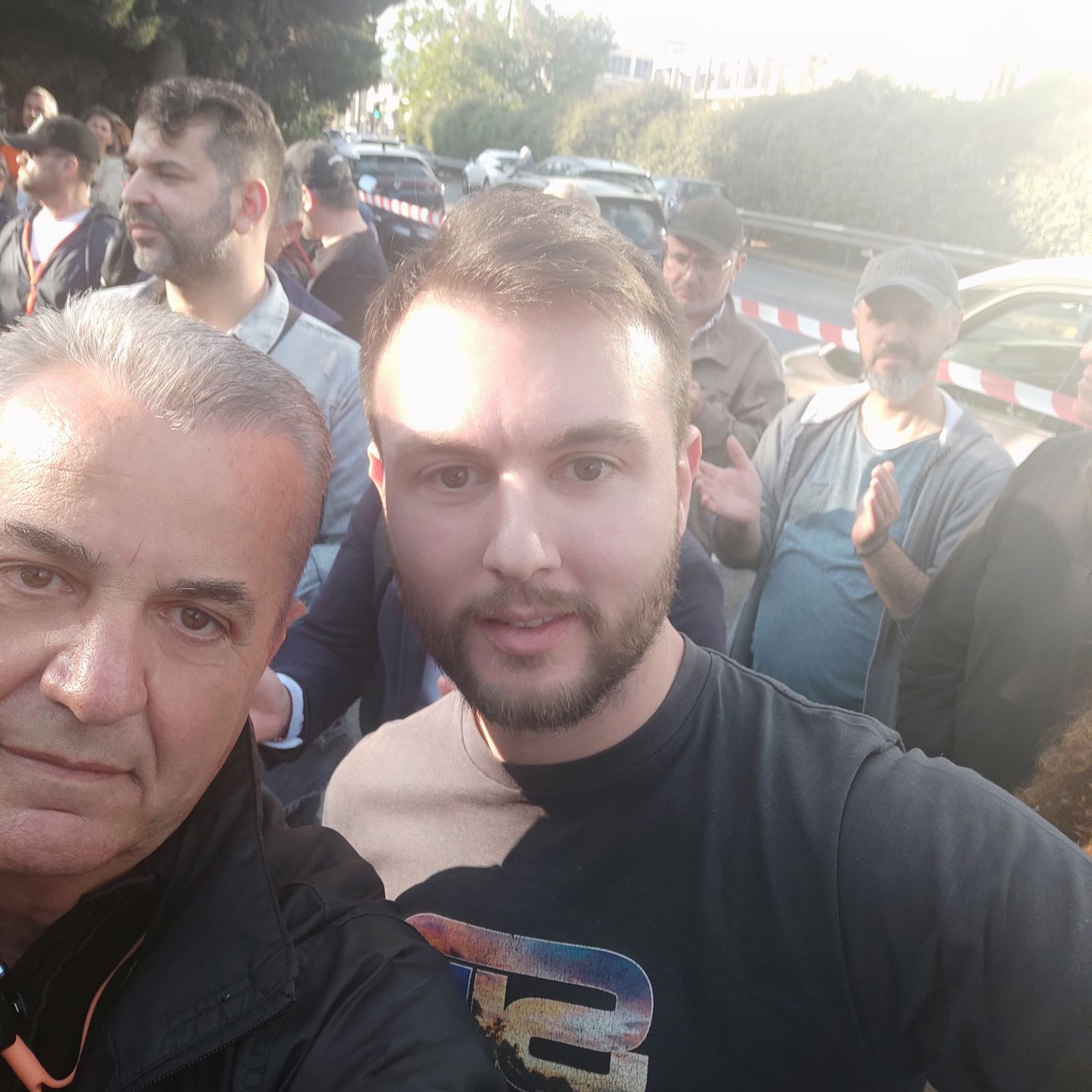 ΞΕΣΗΚΩΘΗΚΑΝ ΟΙ ΧΕΙΜΑΡΡΙΩΤΕΣ ΣΤΗΝ ΑΘΗΝΑ ΕΞΩ ΑΠΟ ΤΗΝ ΠΡΕΣΒΕΙΑ ΣΤΗΝ ...