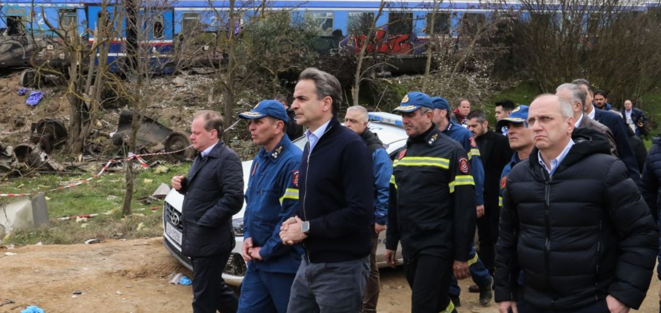 ΜΗΝΥΟΥΝ ΜΗΤΣΟΤΑΚΗ ,ΚΑΡΑΜΑΝΛΗ ΚΑΙ ΑΛΛΑ ΠΟΛΙΤΙΚΑ ΣΤΕΛΕΧΗ ΟΙ ΣΥΓΓΕΝΕΙΣ ...