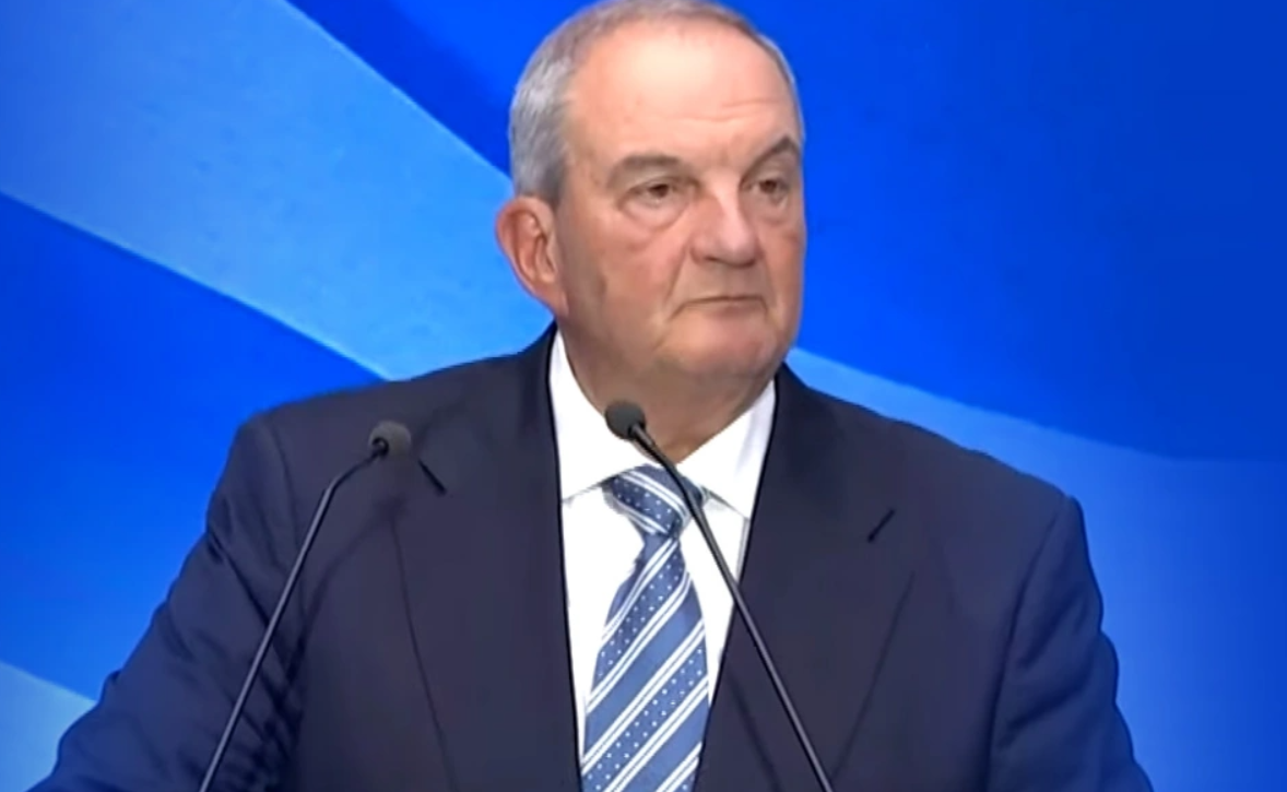 Η εκδήλωση της ΝΔ στο Ζάππειο: Μόνο τη μουτσούνα του Καραμανλή να δείτε ...