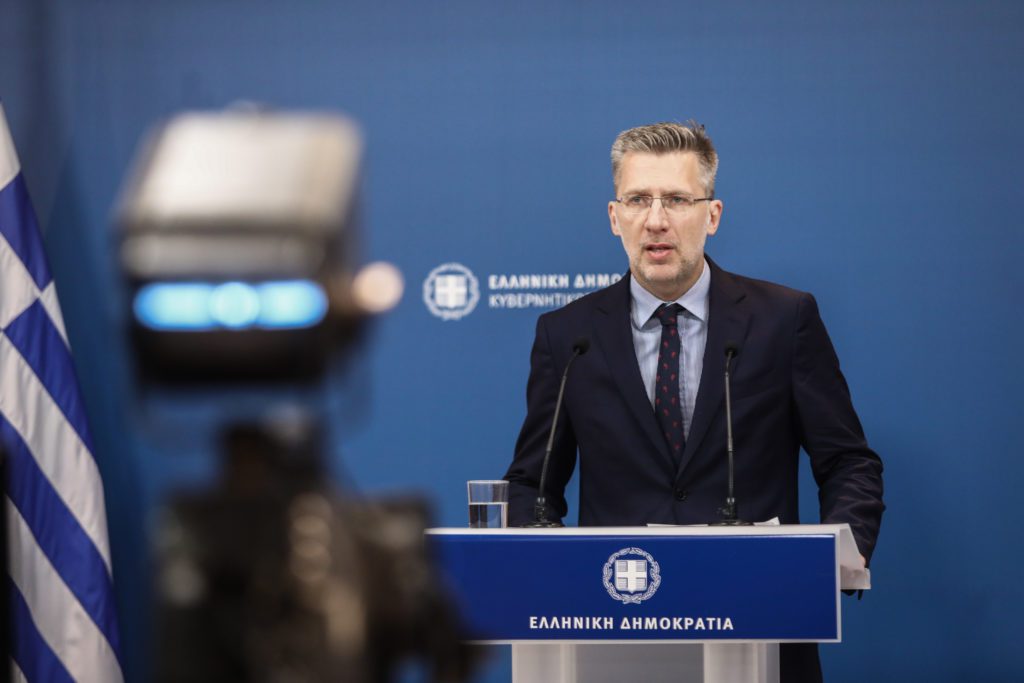 “ΚΥΚΛΟΦΟΡΕΙ ΤΟ ΜΑΚΕΛΕΙΟ, ΑΡΑ ΕΧΟΥΜΕ ΕΛΕΥΘΕΡΙΑ ΤΟΥ ΤΥΠΟΥ”. ΠΑΛΙ ΕΠΙΑΣΕ ...