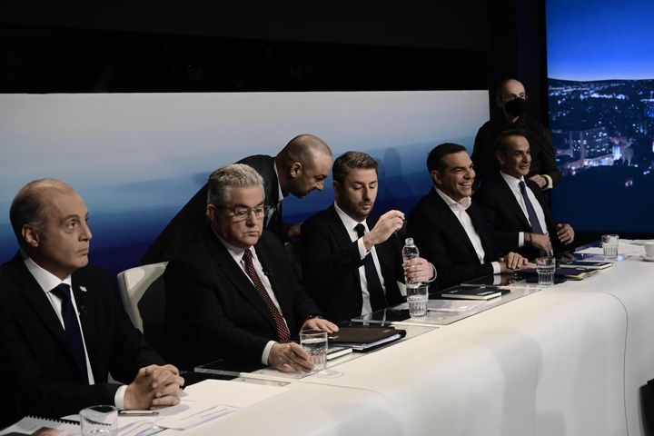 Ο ΛΑΟΣ ΤΟΥΣ ΕΧΕΙ ΓΡΑΜΜΕΝΟΥΣ ΚΑΙ ΠΡΟΤΙΜΗΣΑΝ ΤΟ… CHAMPIONS LEAGUE – ΤΙ ...