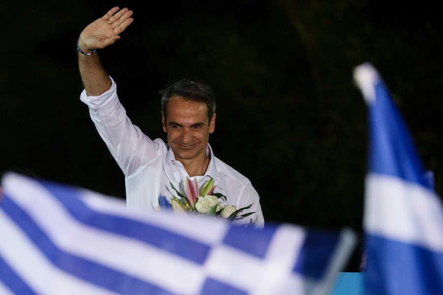 ΜΑΣ ΠΙΝΕΙ ΤΟ ΑΙΜΑ ΜΕ ΤΟ ΚΑΛΑΜΑΚΙ ΚΑΙ ΕΜΕΙΣ ΤΟΥ ΔΩΣΑΜΕ ΗΓΕΜΟΝΙΑ!!!! ΑΥΤΑ ...