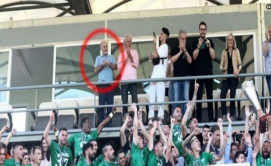 ΤΙ ΕΓΙΝΕ ΓΙΑΝΝΑΚΗ;;;; ΟΛΟΙ ΜΑΖΙ ΑΓΚΑΖΕ ΑΛΑΦΟΥΖΟΣ, ΡΟΜΠΟΤΗΣ ΚΑΙ ...