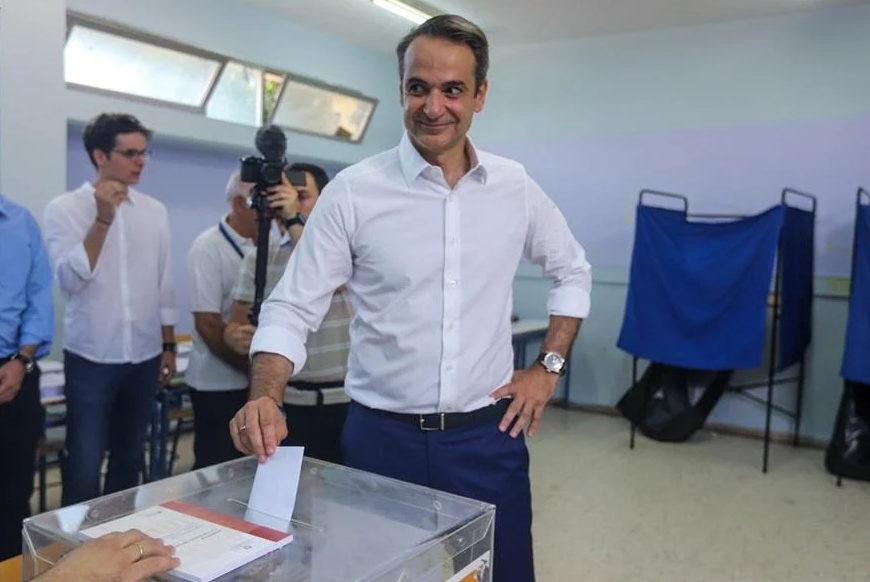 ΘΑΥΜΑΣΤΕ ΤΟΝ ΓΚΑΒΟ!!! ΜΕ ΥΦΟΣ ΚΑΡΔΙΝΑΛΙΟΥ Ο ΚΟΥΛΗΣ ΠΕΡΙΜΕΝΕΙ ΤΗΝ ...