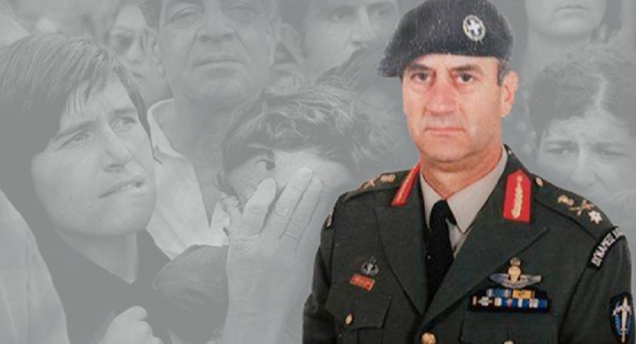 «ΕΦΥΓΕ» Ο ΗΡΩΑΣ ΤΗΣ ΚΥΠΡΟΥ, ΗΛΙΑΣ ΓΛΕΝΤΖΕΣ, ΕΝΑΣ ΖΩΝΤΑΝΟΣ ΜΥΘΟΣ ΓΙΑ ...