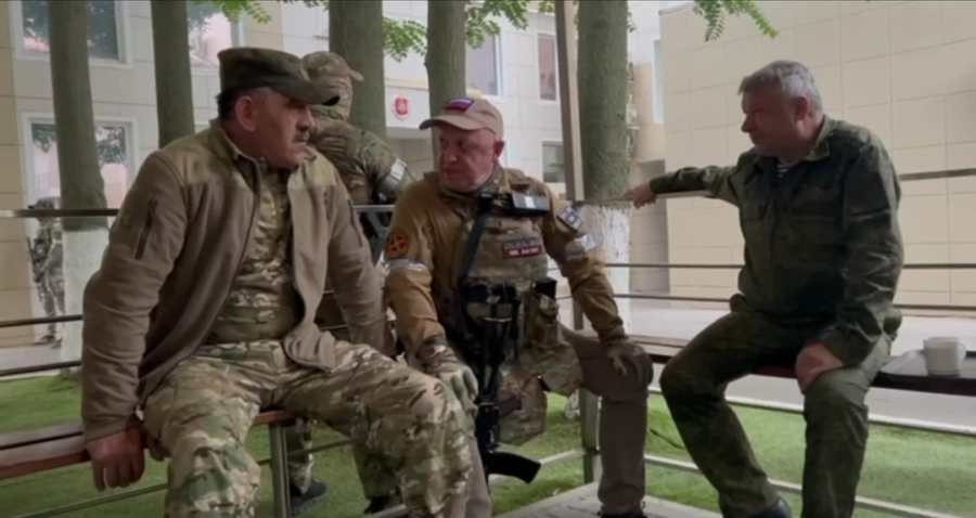 ΤΟ ΑΠΟΛΥΤΟ ΧΑΟΣ ΣΤΗ ΡΩΣΙΑ ΜΕΧΡΙ ΝΑ… ΣΦΥΡΙΞΕΙ Ο ΠΟΥΤΙΝ! Ο ΠΡΙΓΚΟΖΙΝ ...