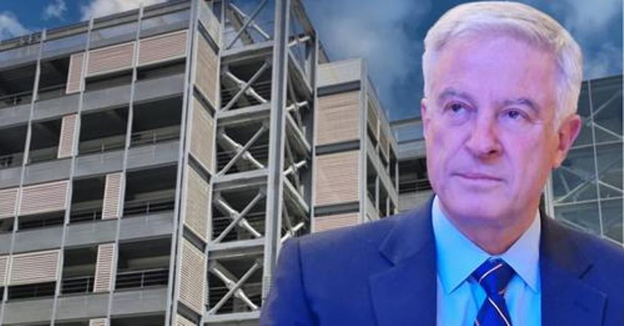 «Πυρά» κατά Μπέου για «πισινούς» καί «μπροστινούς»: Συνήθης πρακτική οι ...