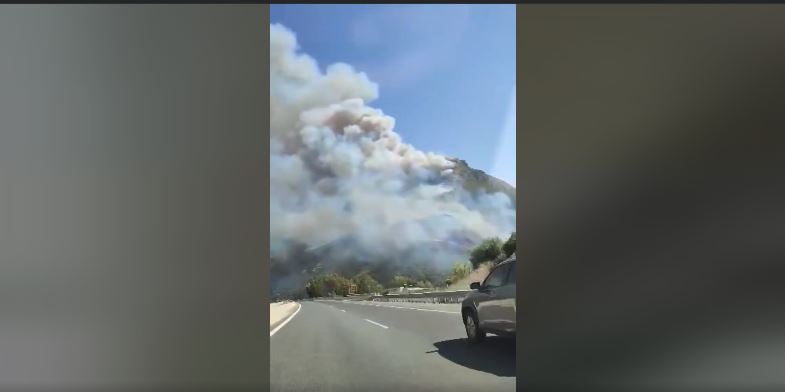 ΜΕΓΑΛΗ ΠΥΡΚΑΓΙΑ ΚΑΙ ΣΤΟ ΑΙΓΙΟ. Η ΦΩΤΙΑ ΑΠΕΙΛΕΙ ΣΠΙΤΙΑ – ΔΙΑΚΟΠΗ ...