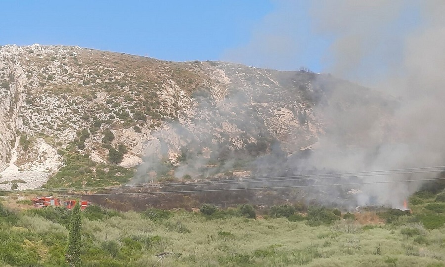 Λαγονήσι: Έκλεισαν τους δρόμους, δεν επιτρέπουν αναστροφή για Αθήνα ...