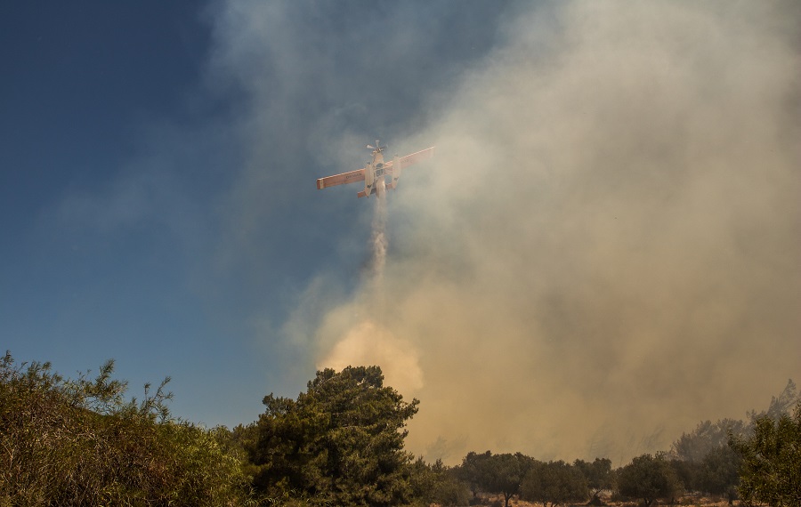 ΣΥΝΕΧΙΖΕΙ ΝΑ ΚΑΙΓΕΤΑΙ Η ΕΛΛΑΣ: ΣΤΗ ΣΚΙΑ ΤΗΣ ΚΡΑΤΙΚΗΣ ΔΟΛΟΦΟΝΙΑΣ ΣΤΗΝ ...