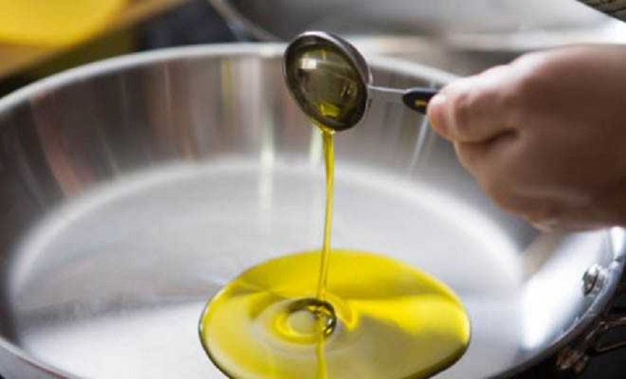 Η ΑΚΡΙΒΕΙΑ “ΣΚΟΤΩΝΕΙ” ΤΟΝ ΕΛΛΗΝΑ – ΠΟΥΛΑΝΕ ΤΟ ΛΑΔΙ ΠΟΥ ΑΓΟΡΑΣΑΝ ΜΕ 5.25 ...