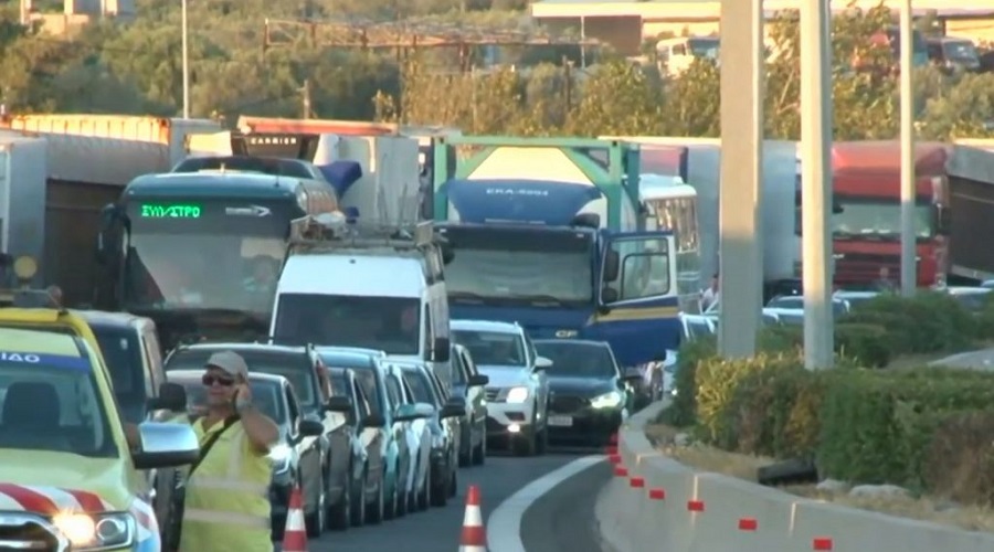 ΤΙ ΕΙΠΕ ΣΤΟΝ ΣΤΕΦΑΝΟ ΧΙΟ ΕΓΚΛΩΒΙΣΜΕΝΟΣ ΣΤΗΝ ΕΘΝΙΚΗ ΟΔΟ ΜΕΤΑ ΤΗ ΦΩΤΙΑ ...