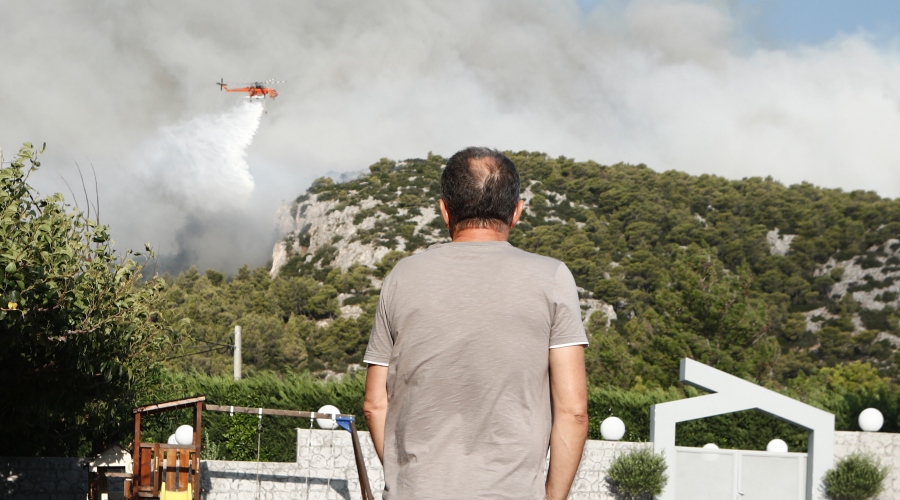 LIVE: ΔΡΑΜΑΤΙΚΕΣ ΣΤΙΓΜΕΣ ΣΤΗΝ ΠΑΡΝΗΘΑ – ΕΚΚΕΝΩΝONΤΑΙ ΣΥΝΕΧΩΣ ΟΙΚΙΣΜΟΙ ...