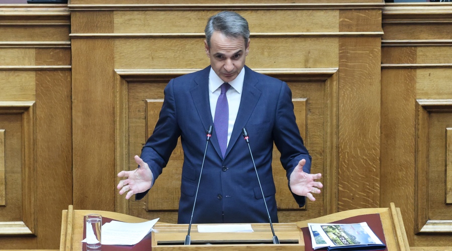 ΜΕ ΓΕΛΟΙΕΣ ΔΙΚΑΙΟΛΟΓΙΕΣ ΠΡΟΣΠΑΘΗΣΕ ΝΑ ΞΕΠΛΥΝΕΙ ΤΗΝ ΝΤΡΟΠΗ ΚΑΙ ΤΗΝ ...