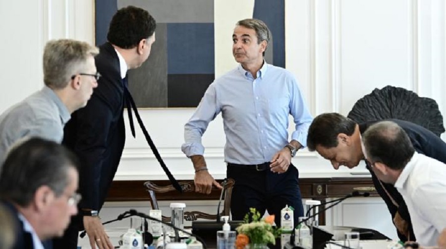 ΠΙΣΩ ΑΠΟ ΤΗΝ ΕΠΙΚΟΙΝΩΝΙΑΚΗ ΠΟΛΙΤΙΚΗ, ΟΛΟΚΛΗΡΗ Η ΒΡΩΜΙΑ ΤΗΣ ΚΥΒΕΡΝΗΣΗΣ ...