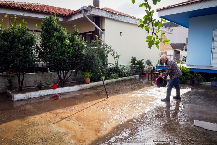 ΚΑΚΟΚΑΙΡΙΑ ELIAS: ΒΟΥΛΙΑΞΕ ΣΤΗ ΛΑΣΠΗ Ο ΒΟΛΟΣ – ΜΕΤΡΟΥΝ ΤΙΣ ΑΜΕΤΡΗΤΕΣ ...