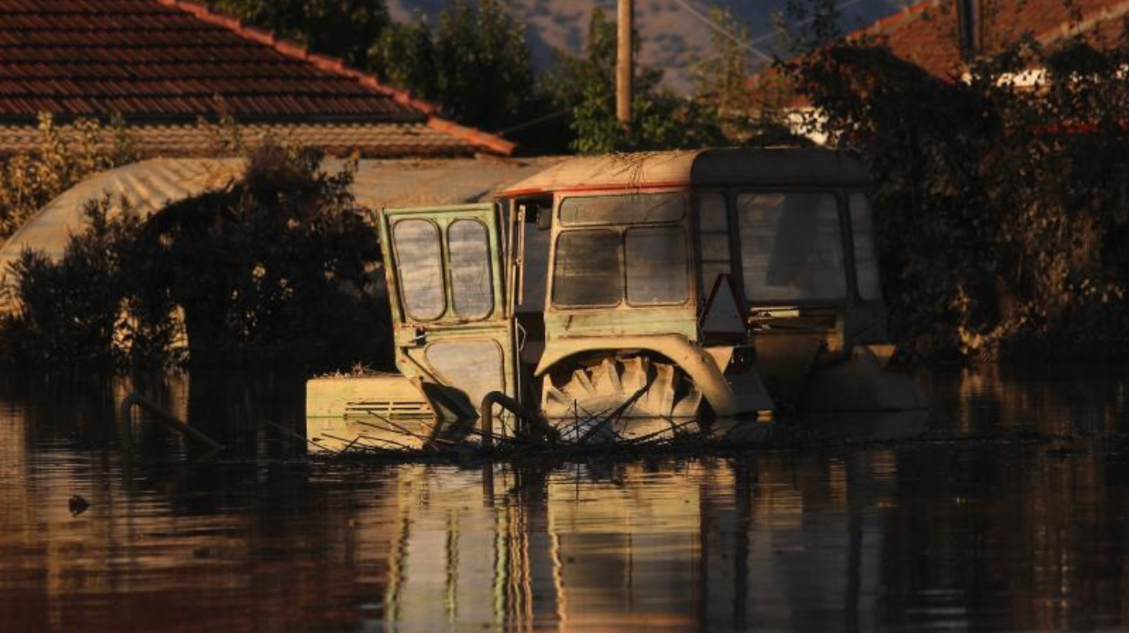 Κίνδυνος να υπερχειλίσει η λίμνη Κάρλα και να «πνίξει» τους νομούς ...