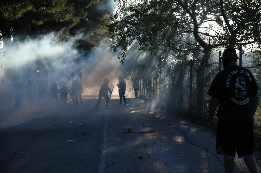 Με πλαστικές σφαίρες έριξαν χθες οι μπάτσοι για να προστατεύσουν τον ...