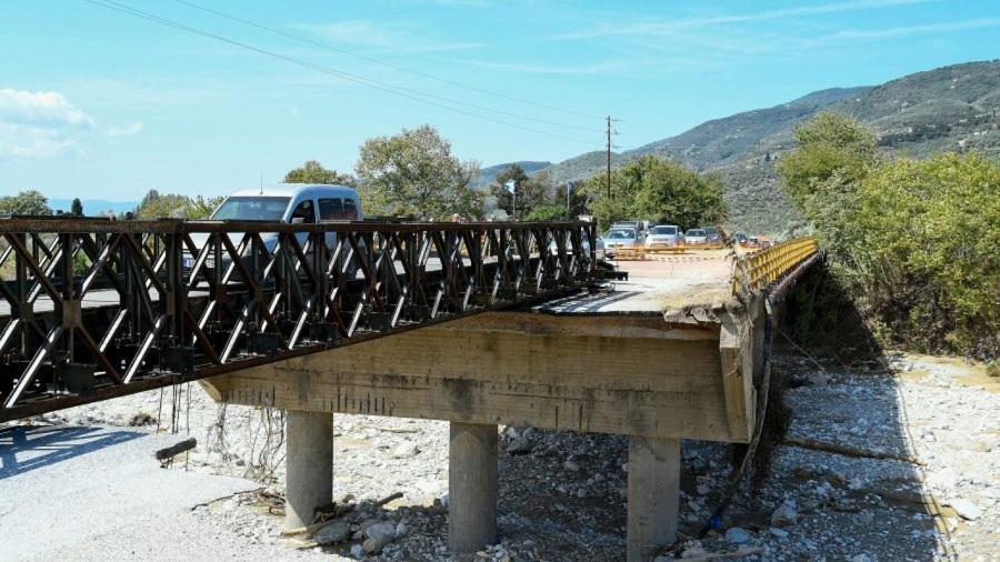 Έτοιμη η γέφυρα που έστησε ο Στρατός στα Καλά Νερά του Πηλίου – Makeleio.gr